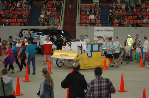 Brandeis Machinery Takes Second Place in 2016 Kentucky Derby Bed Races